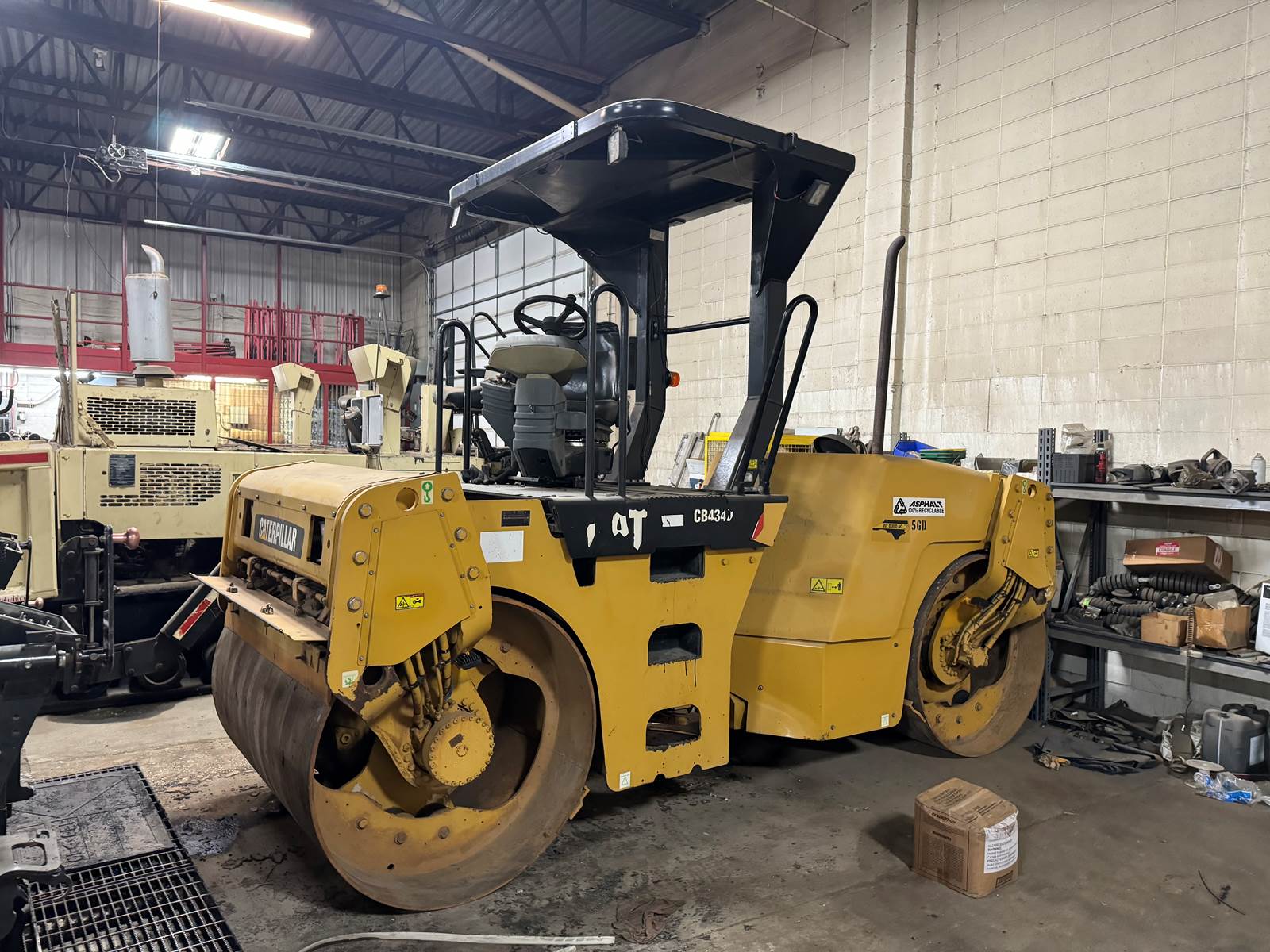 2012 Caterpillar CB-434D Smooth Drum Roller Compactor For Sale ...
