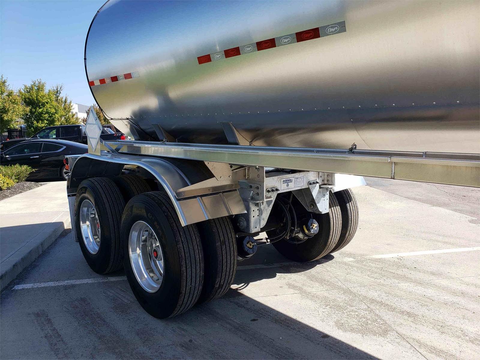 2025 Etnyre 7000 GALLON 500 DEGREE STEEL TANK W DISC BRAKES Asphalt ...