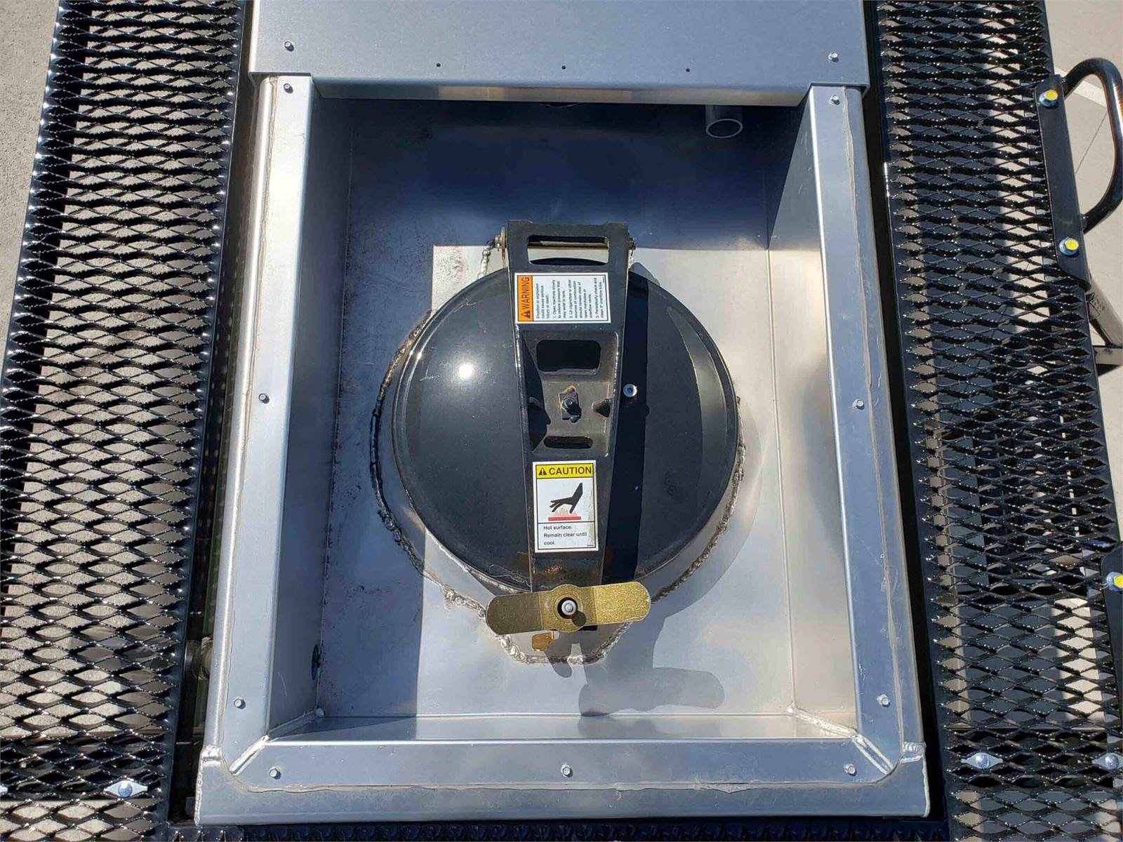 2025 Etnyre 7000 GALLON 500 DEGREE STEEL TANK W DISC BRAKES Asphalt ...