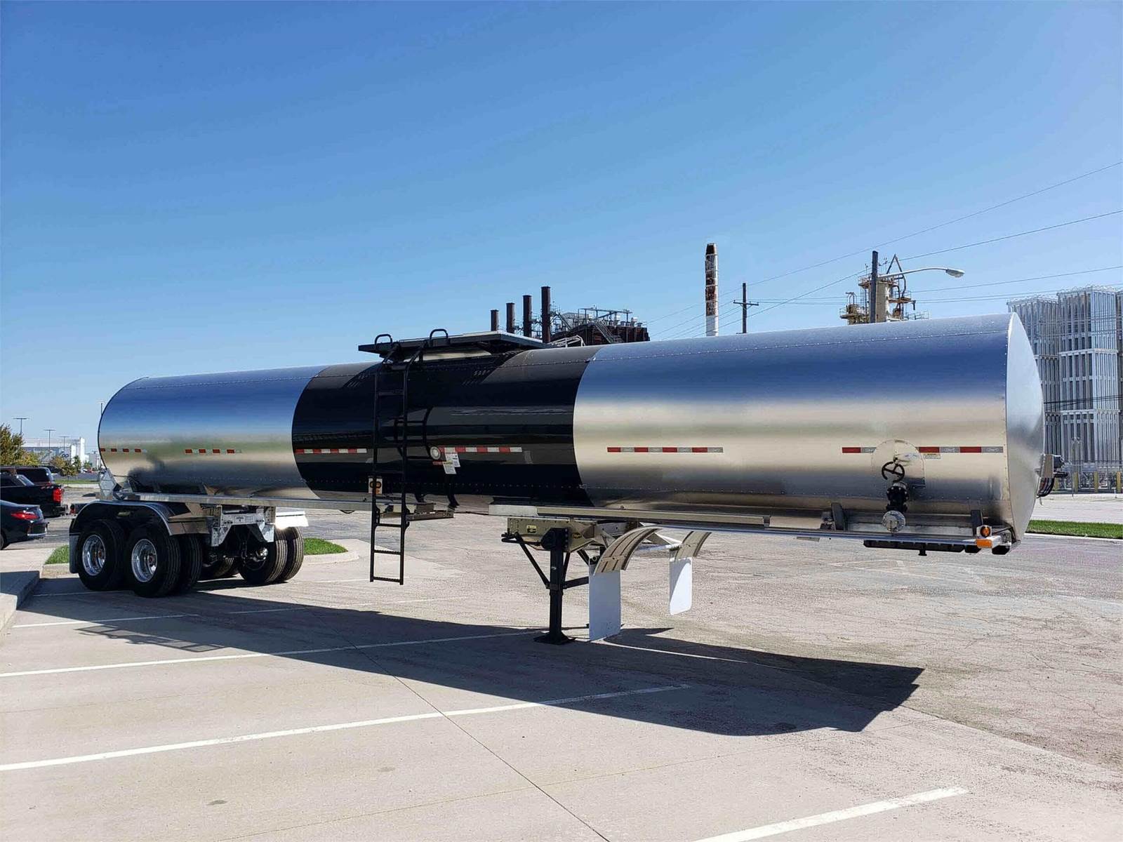 2025 Etnyre 7000 GALLON 500 DEGREE STEEL TANK W DISC BRAKES Asphalt ...