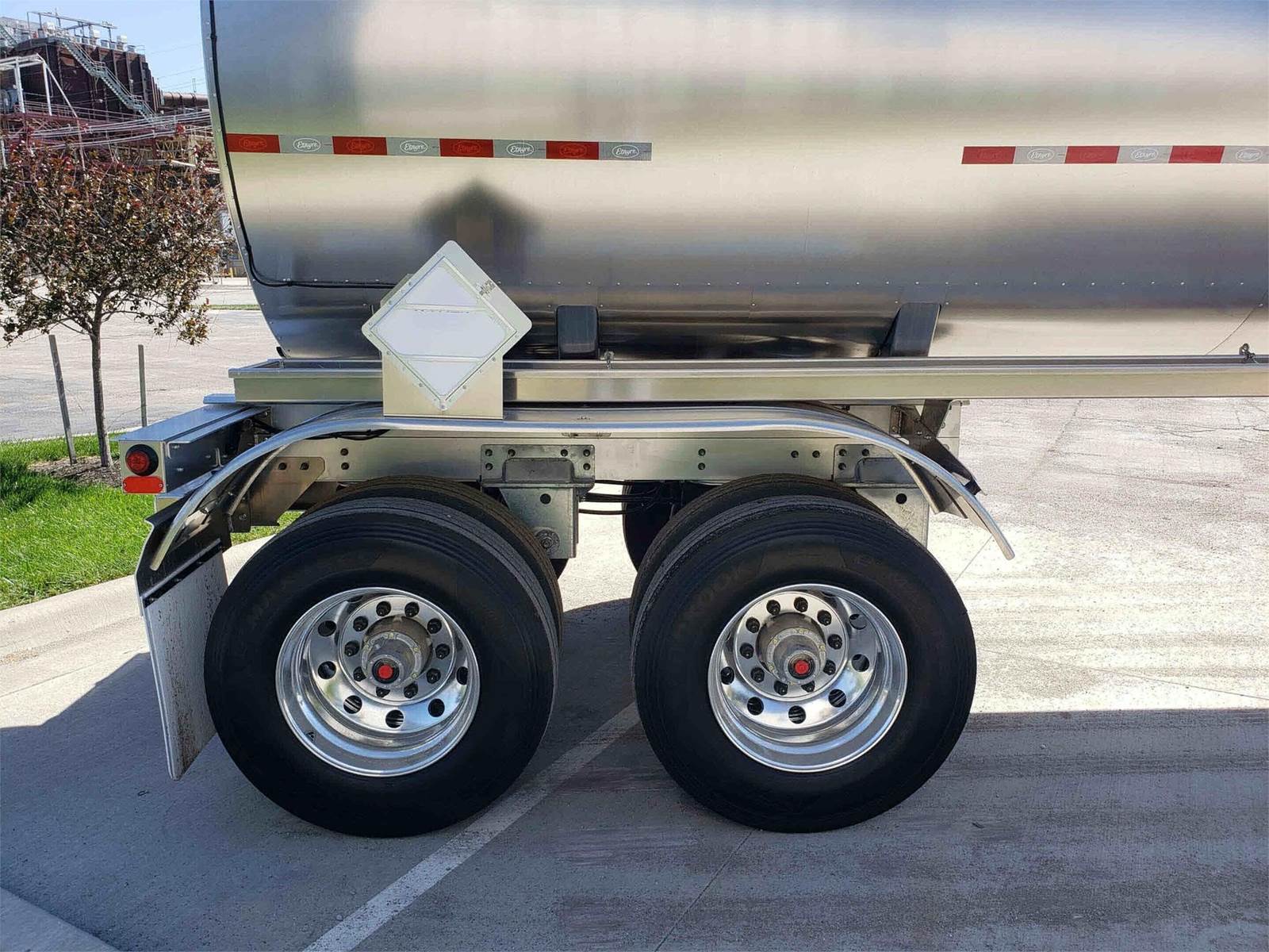 2025 Etnyre 7000 GALLON 500 DEGREE STEEL TANK W DISC BRAKES Asphalt ...