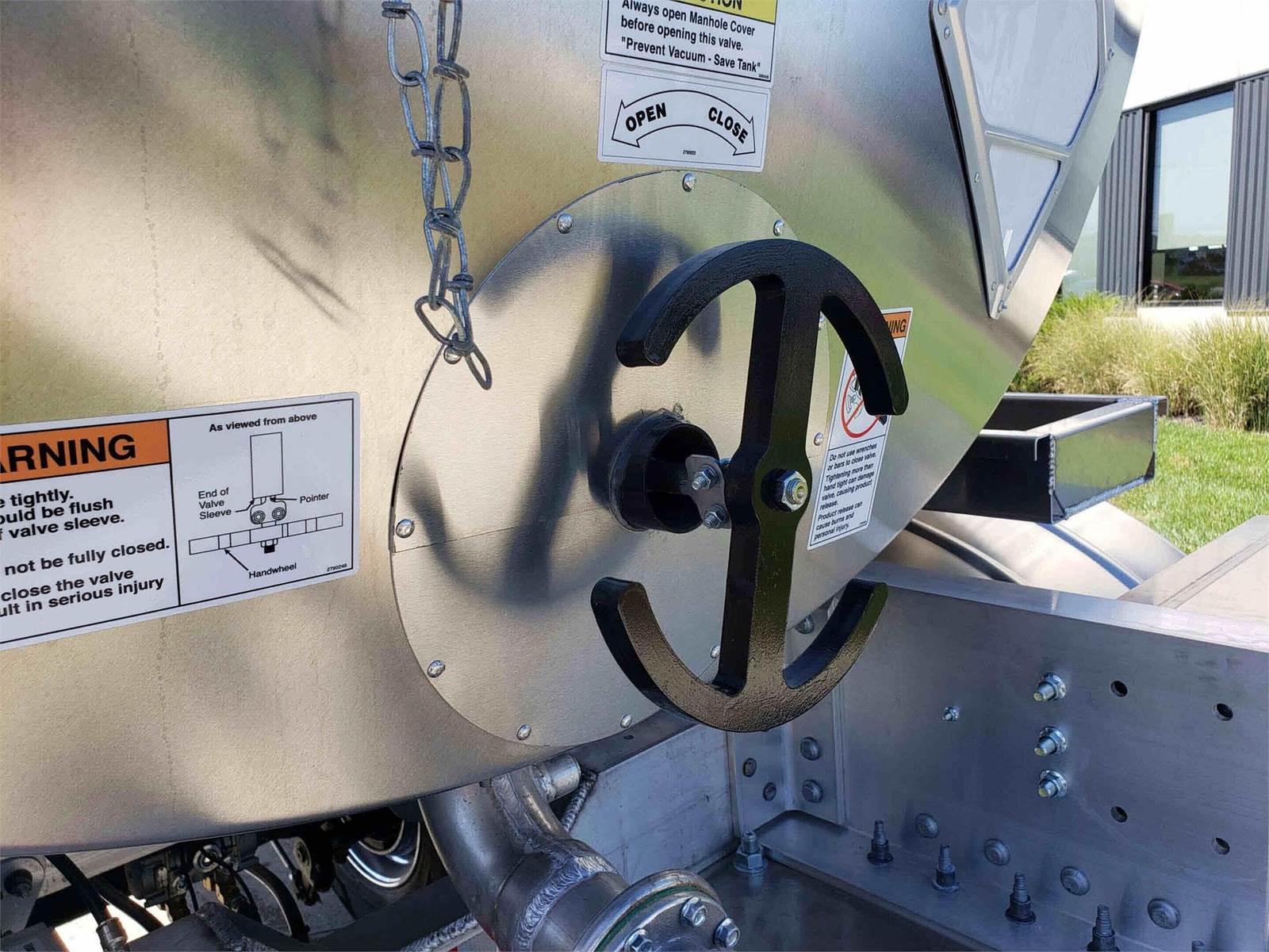 2025 Etnyre 7000 GALLON 500 DEGREE STEEL TANK W DISC BRAKES Asphalt ...