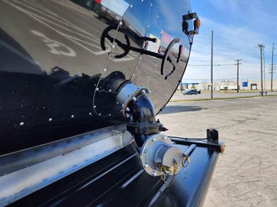 2025 Etnyre 7250 "BLACKED OUT" ALUMINUM ASPHALT TANK ON DISC Asphalt ...