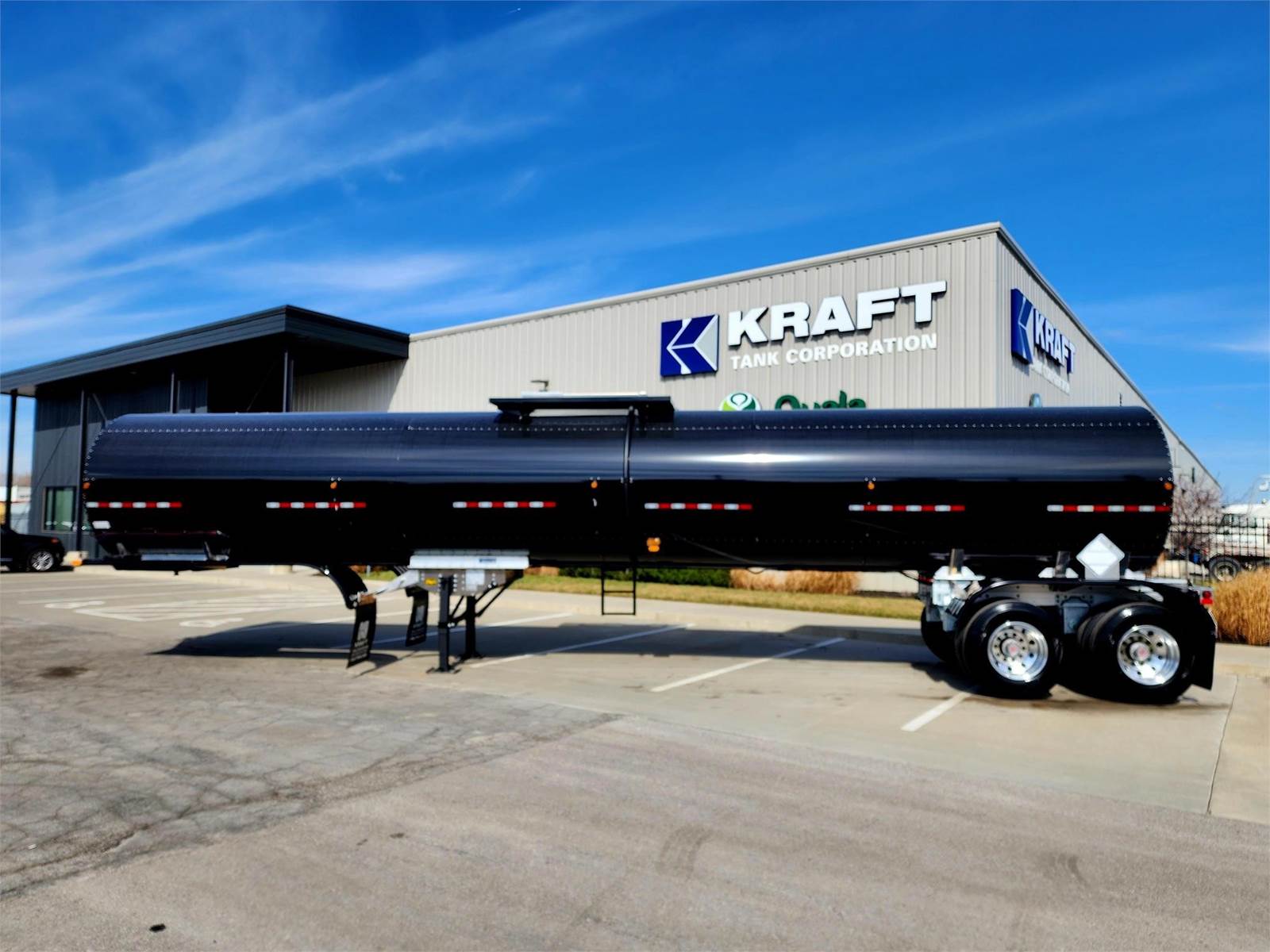 2025 Etnyre 7250 "BLACKED OUT" ALUMINUM ASPHALT TANK W DISC BR Asphalt ...