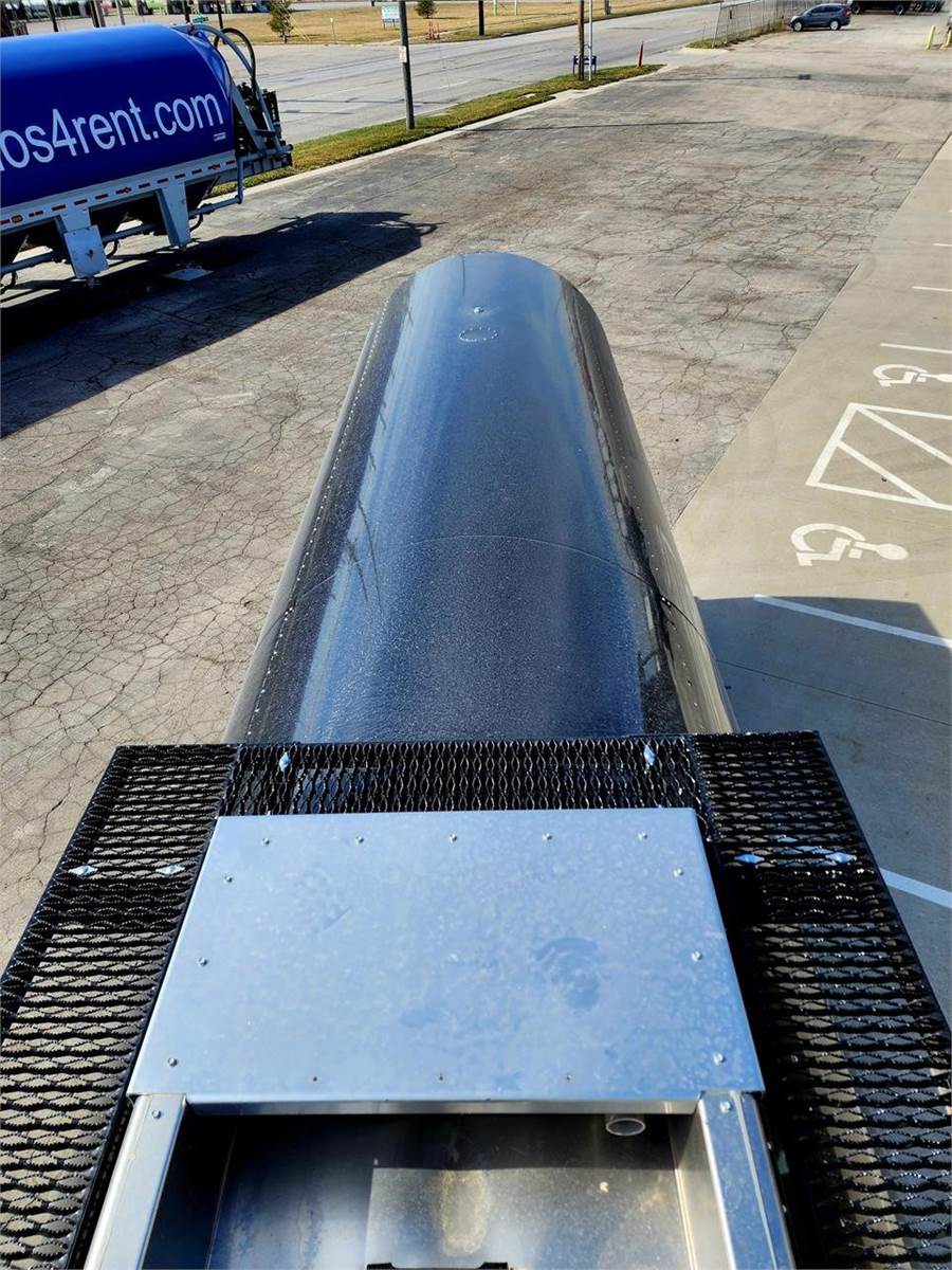 2025 Etnyre 7250 "BLACKED OUT" ALUMINUM ASPHALT TANK W DISC BR Asphalt ...