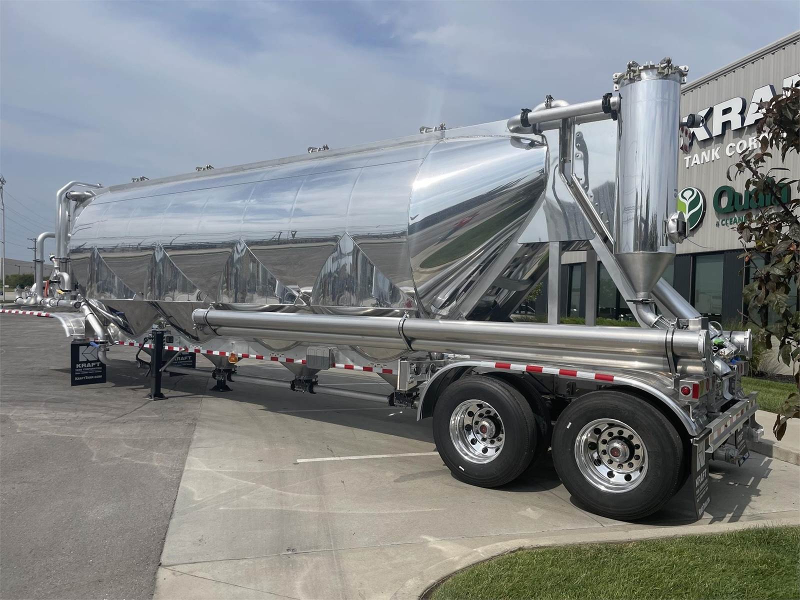 2024 J & L 1636 DRY BULK VACUUM TRAILER WITH DISC BRAKES Dry Bulk ...