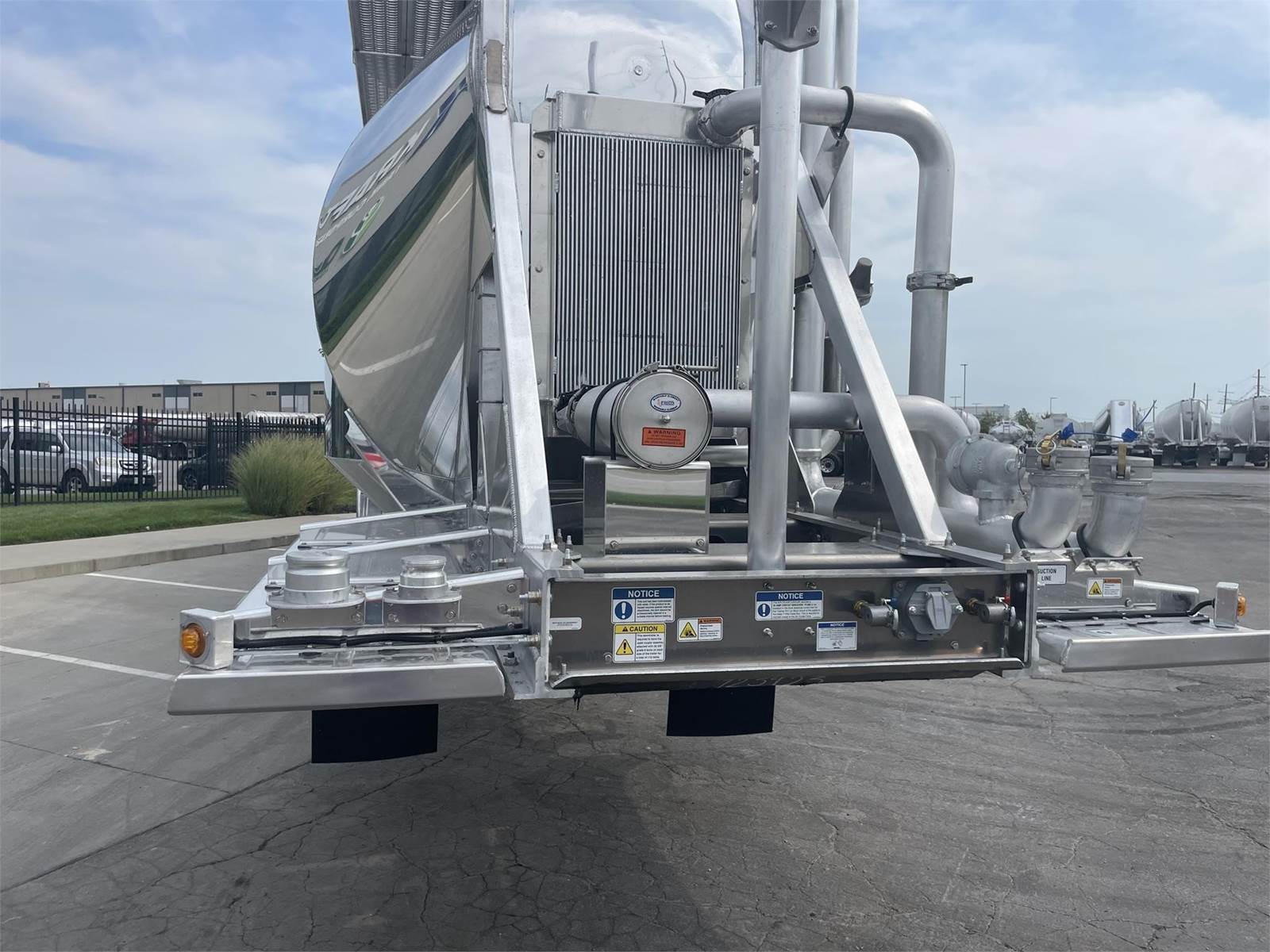2024 J & L 1636 DRY BULK VACUUM TRAILER WITH DISC BRAKES Dry Bulk ...
