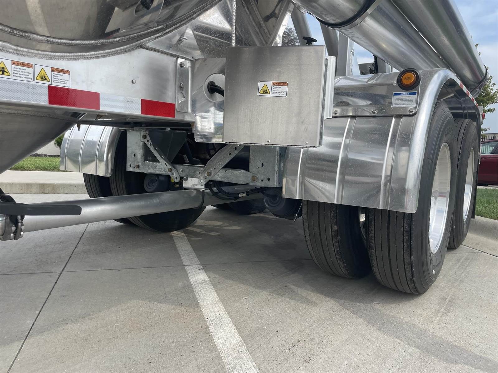 2024 J & L 1636 DRY BULK VACUUM TRAILER WITH DISC BRAKES Dry Bulk ...