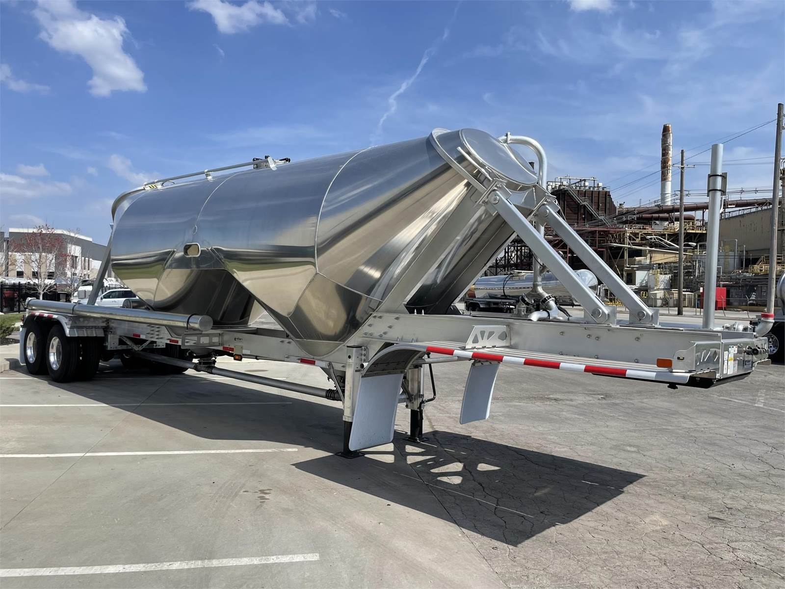 2024 Polar 940 LIGHTWEIGHT TWO HOPPER CEMENT TRAILER Dry Bulk ...