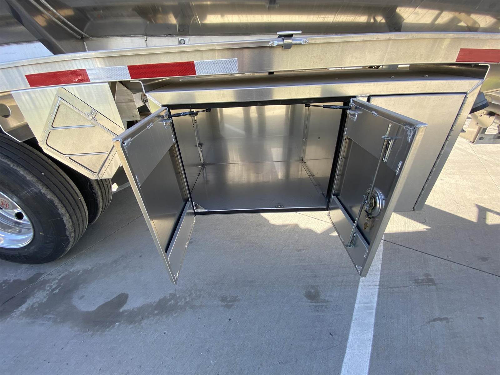 2024 Polar 9500 X 4 DOT 406 PETROLEUM TANK WITH DISC BRAKES Fuel Tanker ...