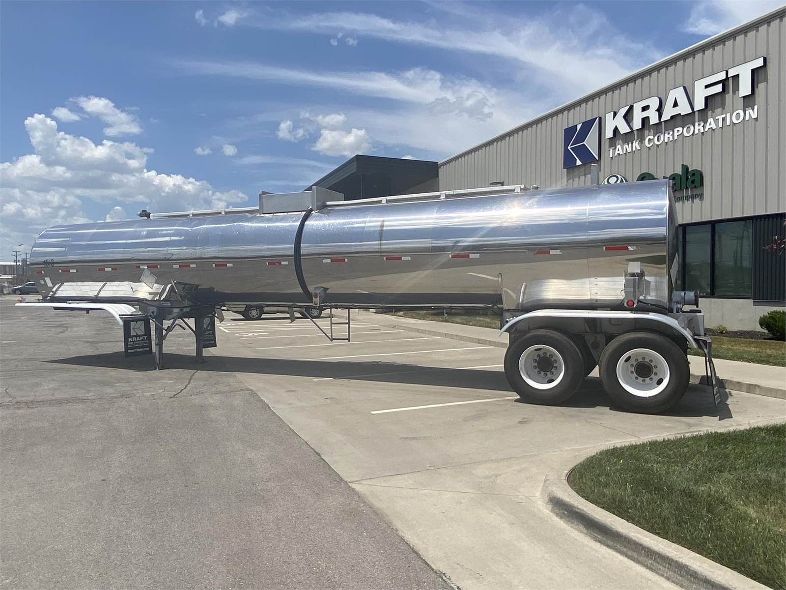 1988 Fruehauf 7000 GALLON INSULATED STAINLESS STEEL NON CODE TRA Non ...