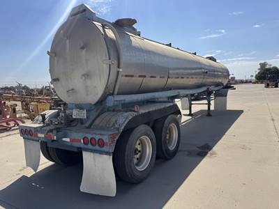 1966 Beall 5500 Gallon Stainless Steel Non Code Tank Trailer - Tandem ...