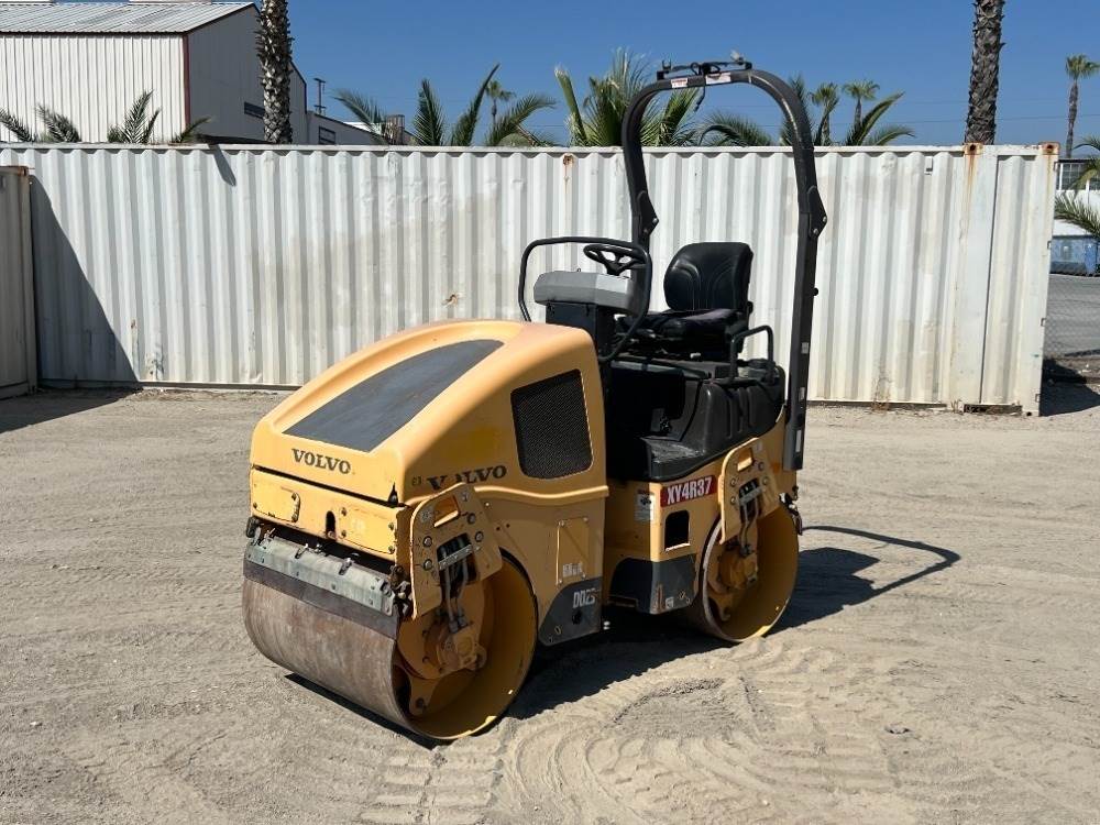 2014 VOLVO DD25 VIBRATORY TANDEM SMOOTH DRUM ROLLER For Sale | Colton ...
