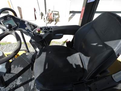2017 Caterpillar CS44B Vibratory Soil Compactor For Sale, 2,715 Hours ...