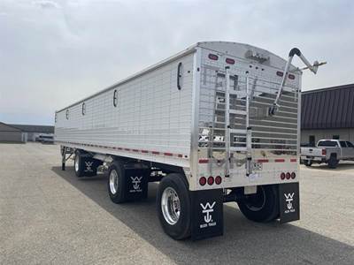 2027 Wilson Hopper | Pacesetter | Tri-Axle Hopper / Grain Trailer For ...