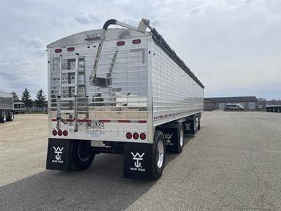 2027 Wilson Hopper | Pacesetter | Tri-Axle Hopper / Grain Trailer For ...