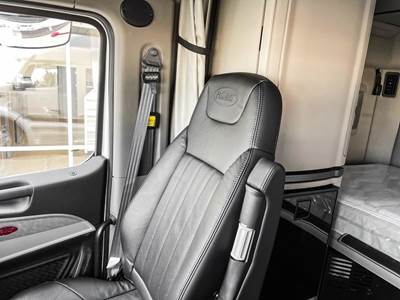 2024 Peterbilt 579 Sleeper Semi Truck - 80" Raised Roof Sleeper, Paccar 455HP For Sale, 35 Hours ...