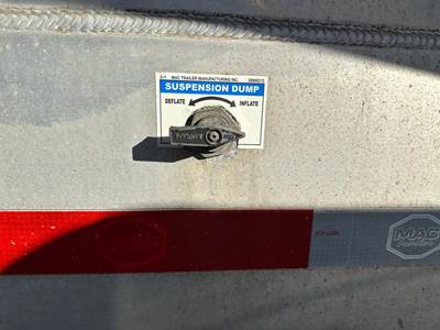 2015 MAC MAC 1050 3 HOPPER PNEUMATIC, AIR RIDE, REAR DISCHA Dry Bulk ...
