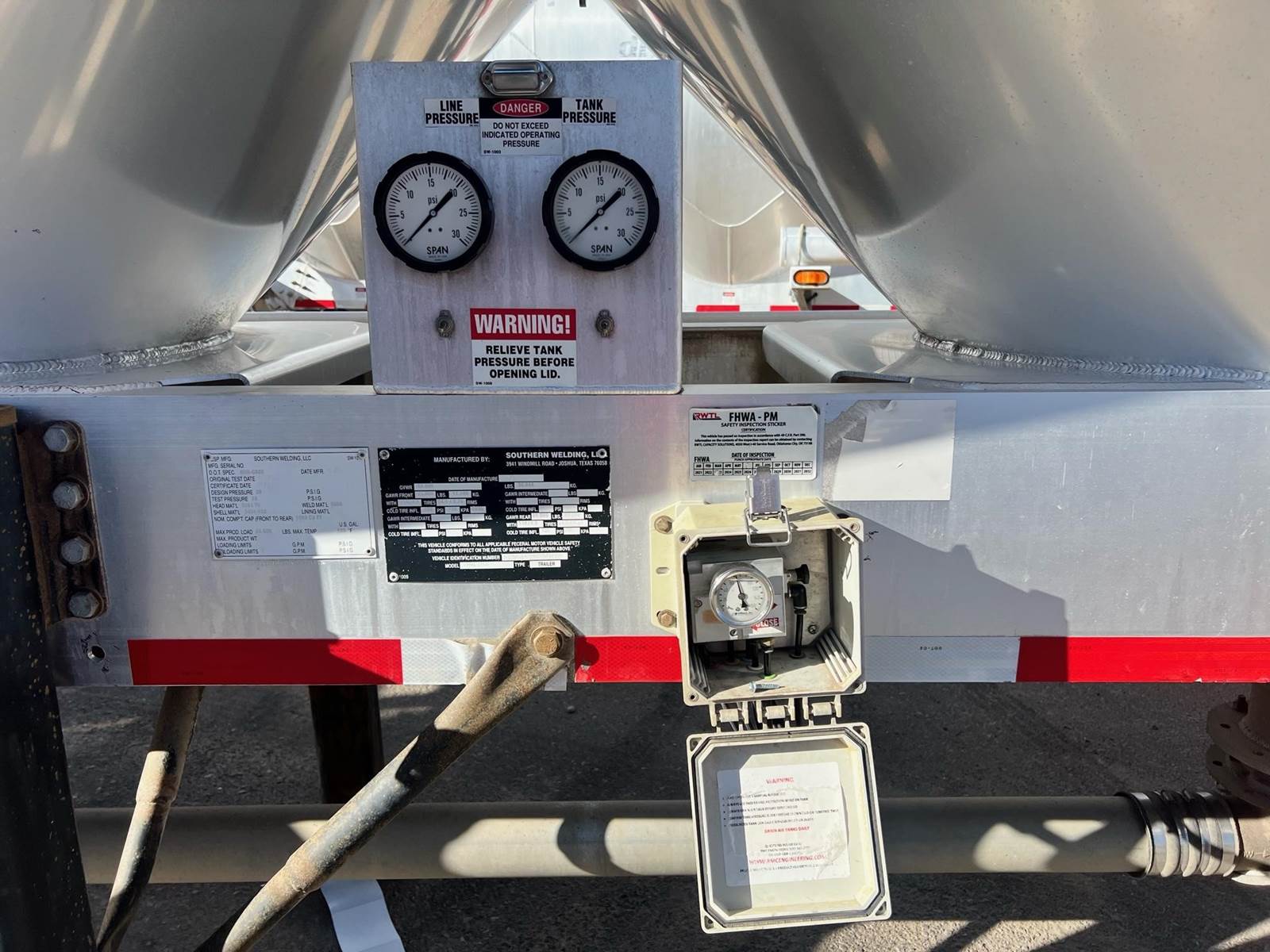 2019 Southern Welding 3 HOPPER 1,000 CU FT PNEUMATIC, REAR DISCHARGE ...