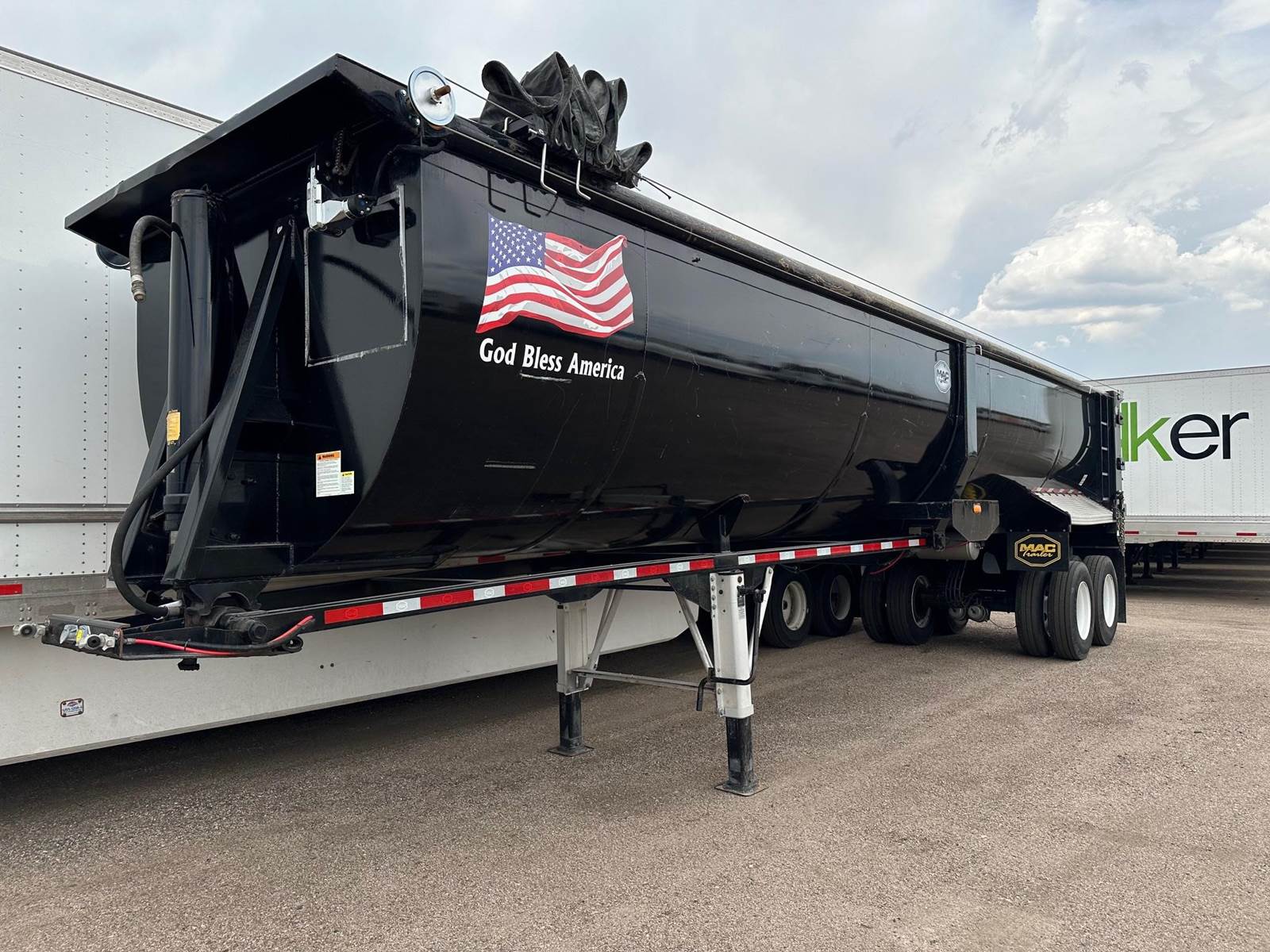 2023 MAC LATE MODEL SCRAP/DEMOLITION TRAILER, SINGLE POINT, End Dump ...