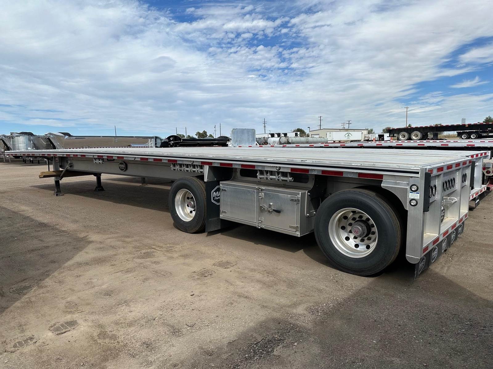 2023 MAC 48x102 Aluminum Flatbed Trailer - Air Ride, Fixed Spread Axle ...