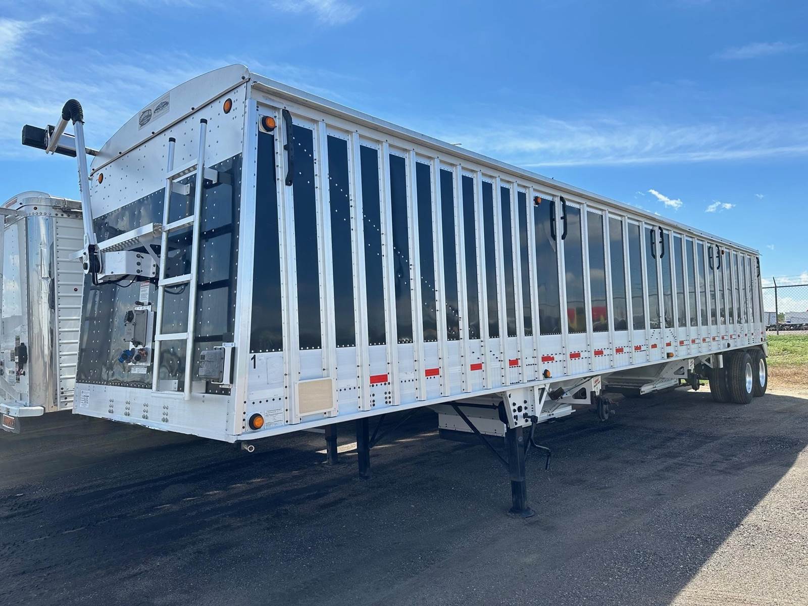 2016 Cornhusker ULTRA LITE GRAIN TRAILER W 78" SIDES, AIR RIDE, AG ...