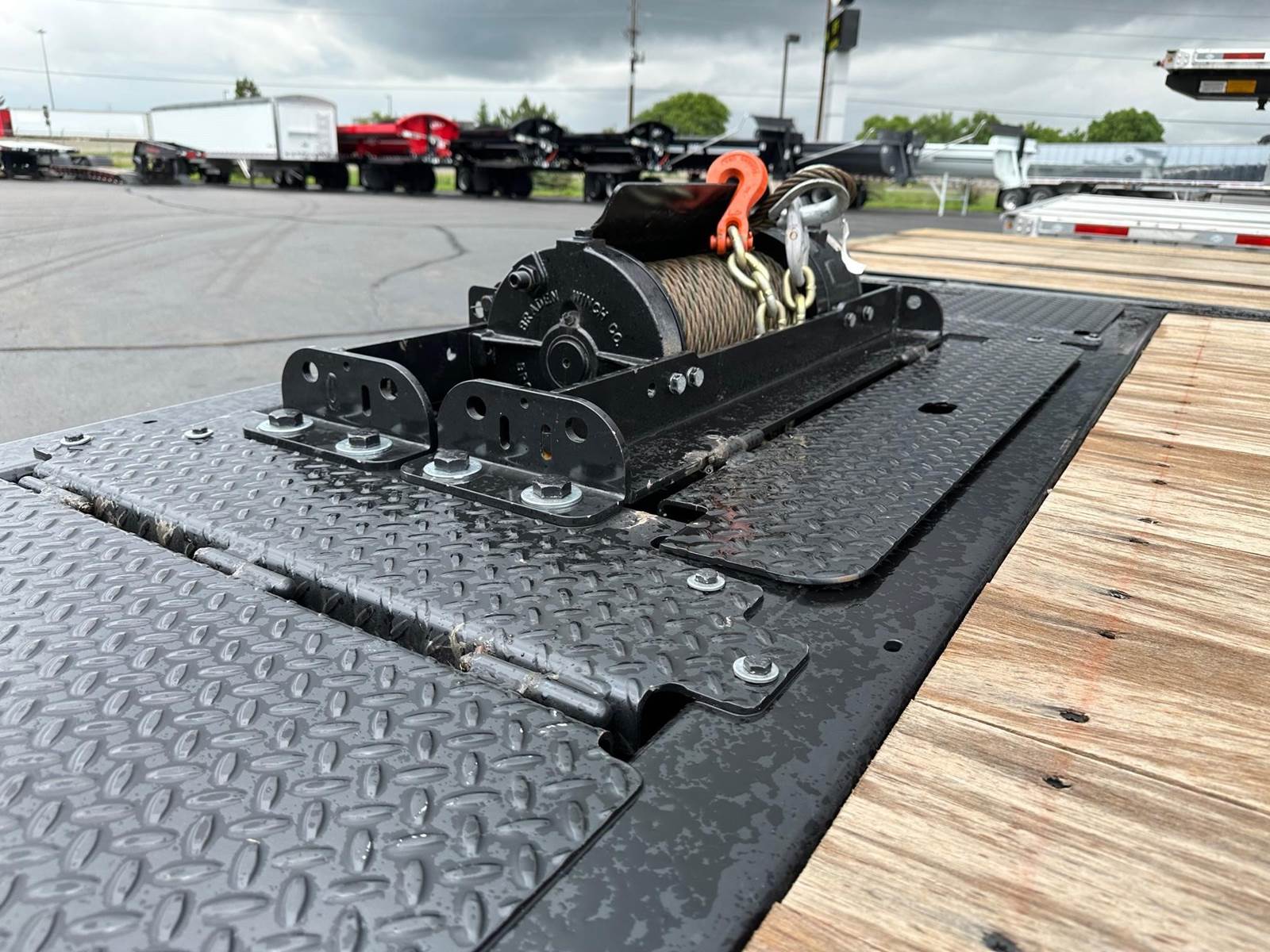 2024 Trail-Eze TE801 40 TON SLIDE AXLE, 20K WINCH, APITONG DECK ...