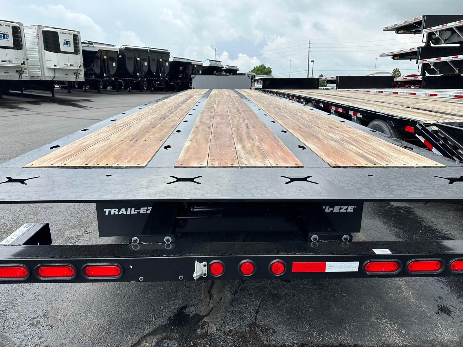 2024 Trail-Eze TE801 40 TON SLIDE AXLE, 20K WINCH, APITONG DECK ...