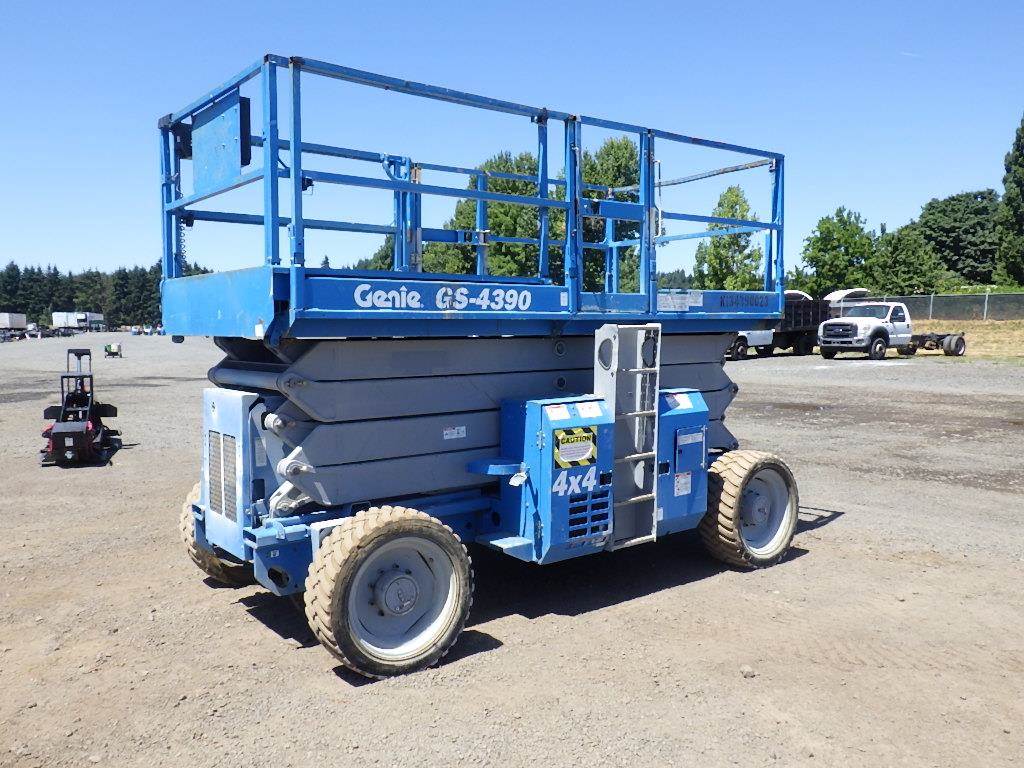 2013 Genie GS-4390 Scissor Lift For Sale, 3,922 Hours | Woodburn, OR ...
