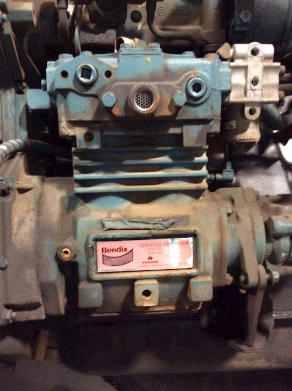 International DT466E Air Compressor for a 1995 International 4900 For ...