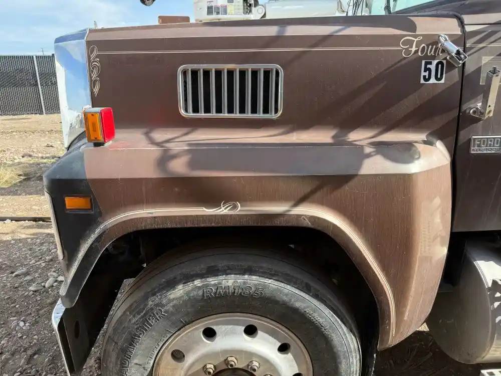 1990 Ford LTL9000 Hood For Sale | Ucon, ID | LTL | MyLittleSalesman.com