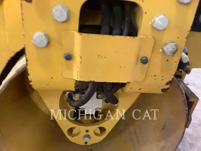 2018 Caterpillar CB1.8 Smooth Drum Roller Compactor For Sale, 777 Hours ...