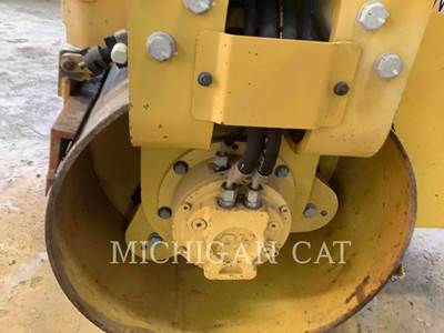 2018 Caterpillar CB1.8 Smooth Drum Roller Compactor For Sale, 807 Hours ...