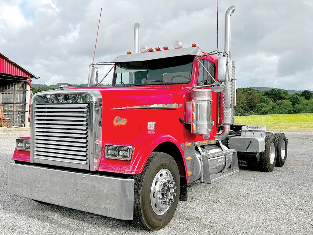 2008 Freightliner FLD132 Classic XL Day Cab Truck - Cummins 525HP For ...