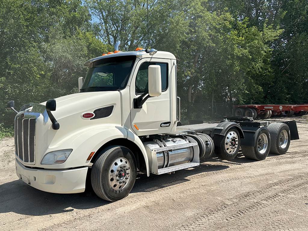 2017 Peterbilt 579 Day Cab Truck - Paccar 455HP For Sale | South Sioux ...