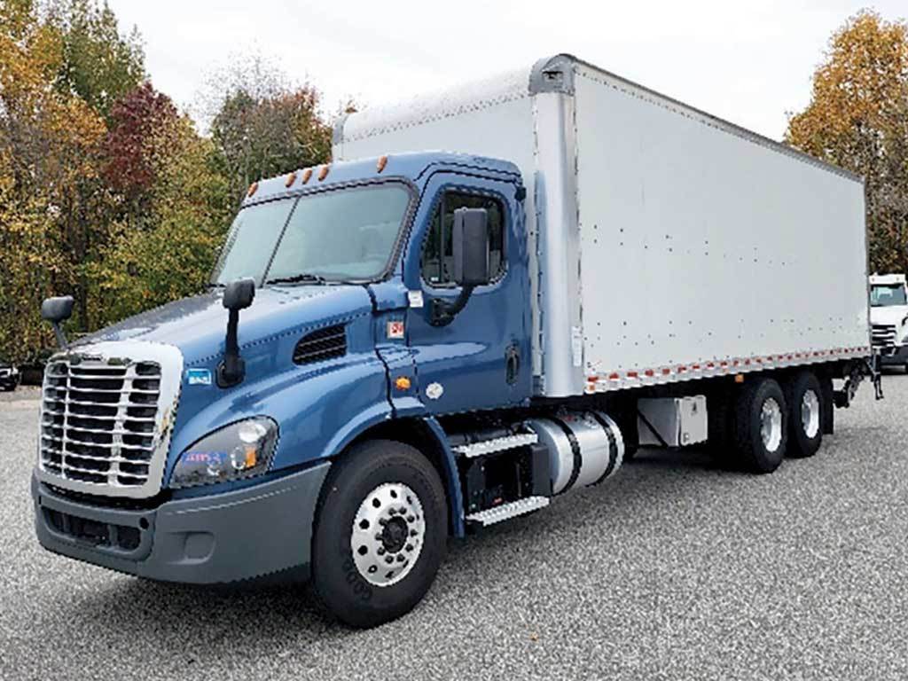 2019 Freightliner Cascadia 113 Box Truck - 410HP, Roll up Door For Sale ...