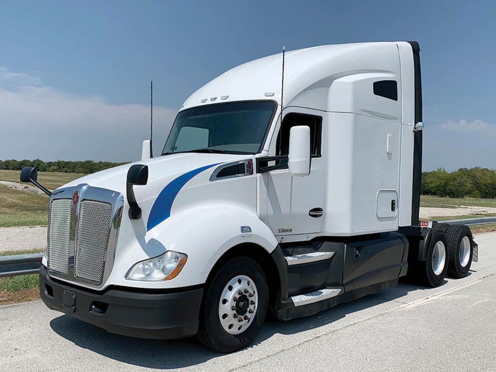 2016 Kenworth T680 Sleeper Semi Truck - 76" High-Roof, Cummins 400HP ...