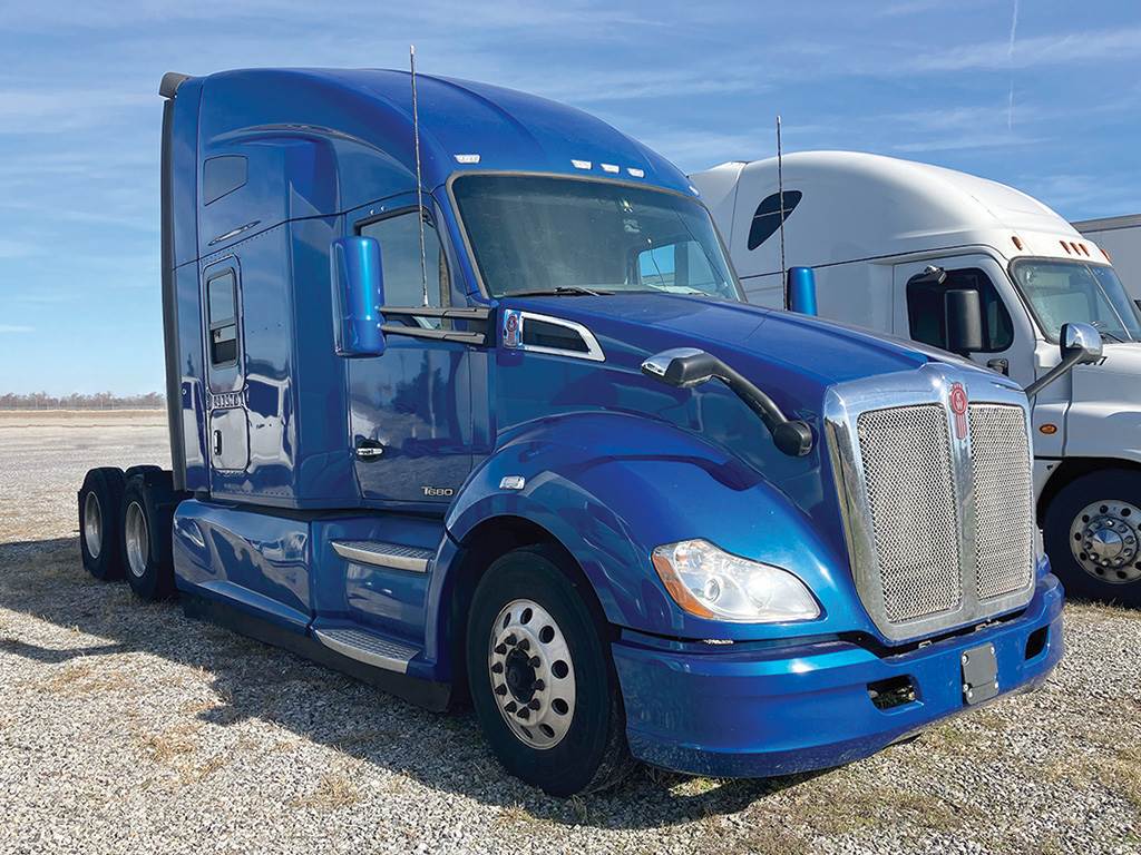 2019 Kenworth T680 Sleeper Semi Truck - 76" High-Roof, Cummins 450HP ...