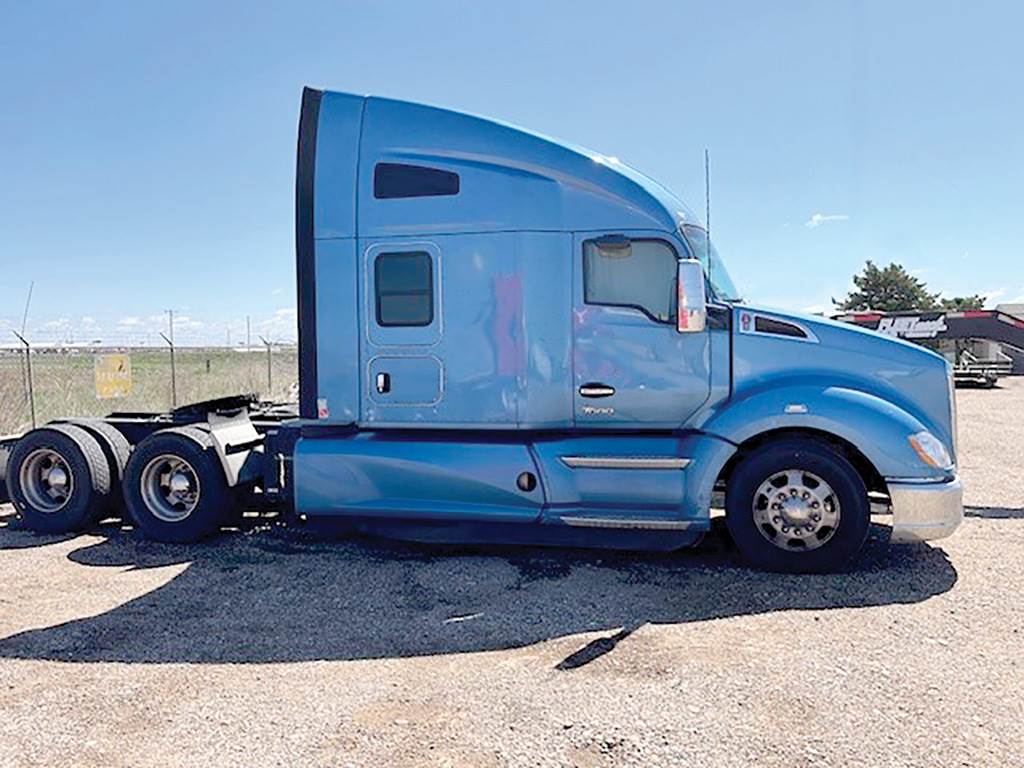 2022 Kenworth T680 Sleeper Semi Truck - 76" High-Roof, 455HP For Sale ...