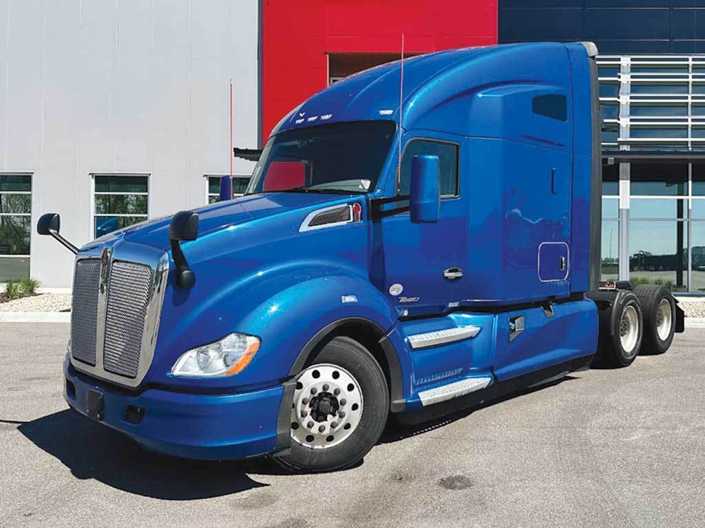 2019 Kenworth T680 Sleeper Semi Truck - 76" High-Roof, Cummins 400HP ...
