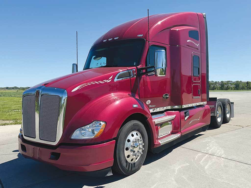 2021 Kenworth T680 Sleeper Semi Truck - 76" High-Roof, Cummins 500HP ...