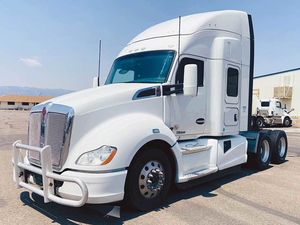 2020 Kenworth T680 Sleeper Semi Truck - 52" Mid-Roof, Cummins 450HP For ...