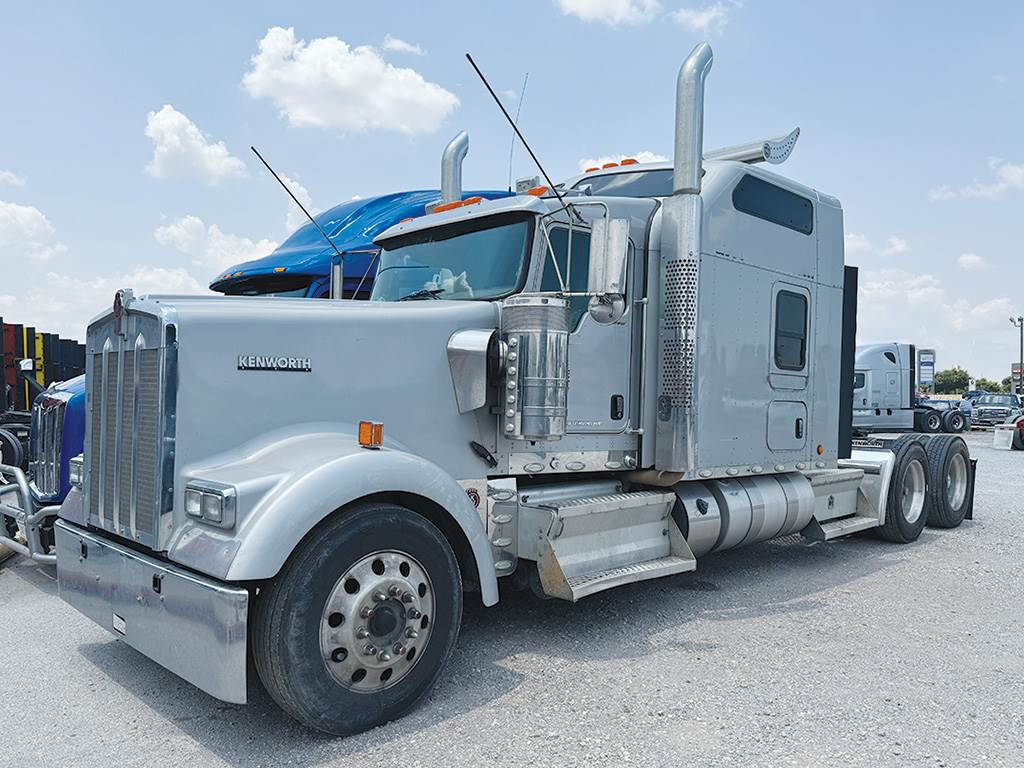 2020 Kenworth W900L Sleeper Semi Truck - 86" Studio, Cummins 565HP For ...