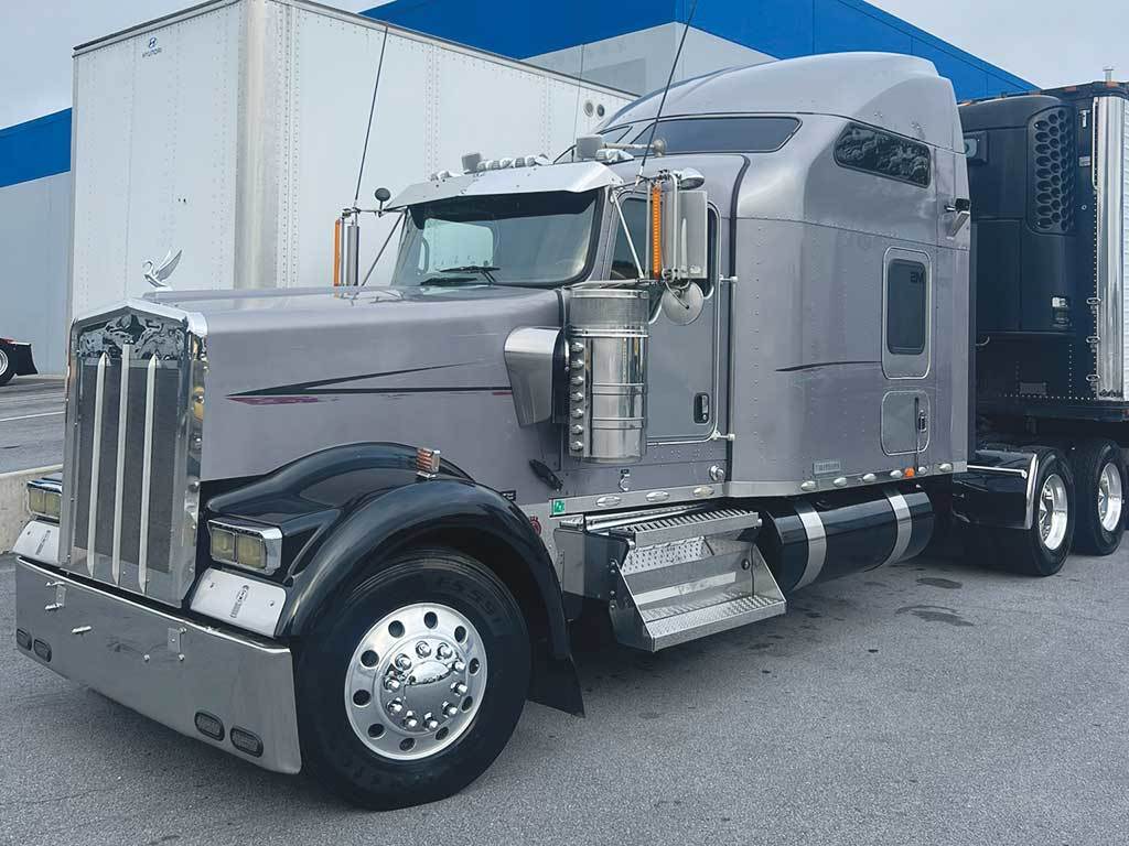 2007 Kenworth W900L Sleeper Semi Truck - 86" Studio, Caterpillar 550HP ...