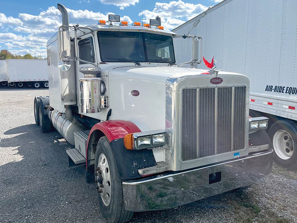 2005 Peterbilt 378 Sleeper Semi Truck - 63" Unibilt Flat-Top ...