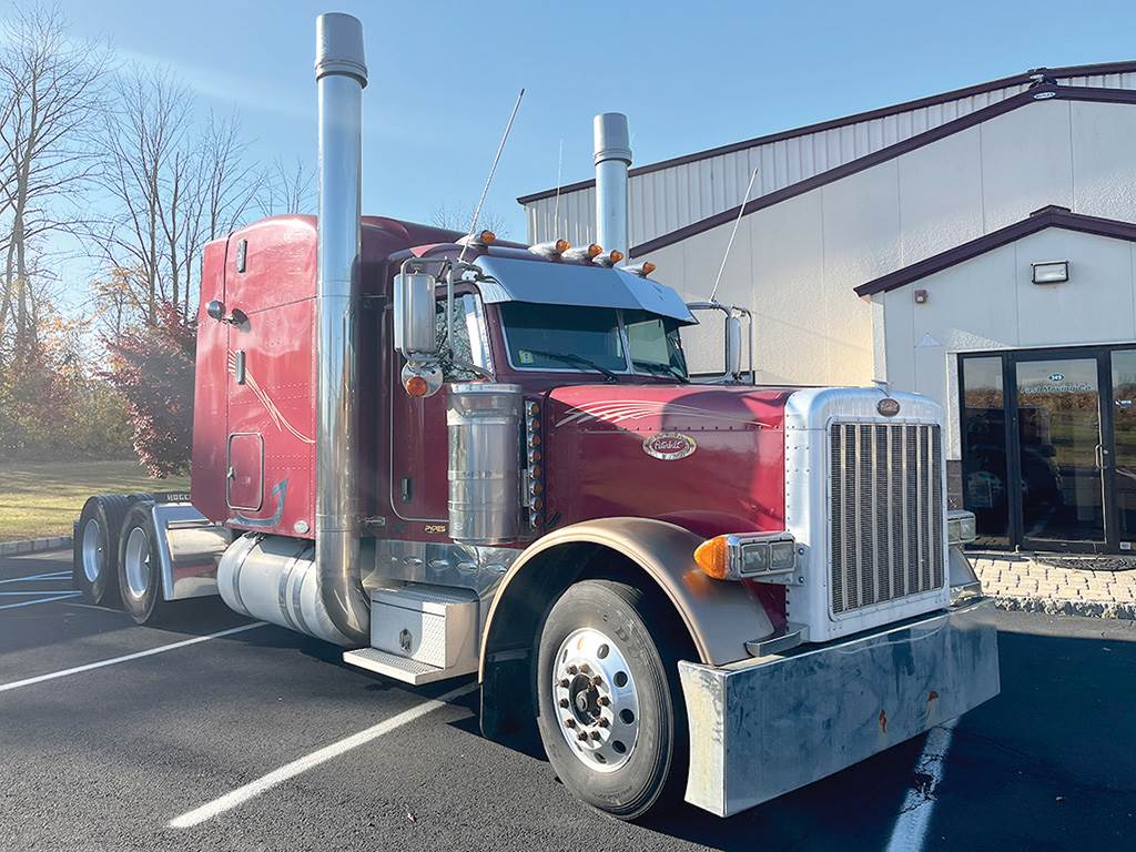 2006 Peterbilt 379 Sleeper Semi Truck - 63" Unibilt Stand-Up ...