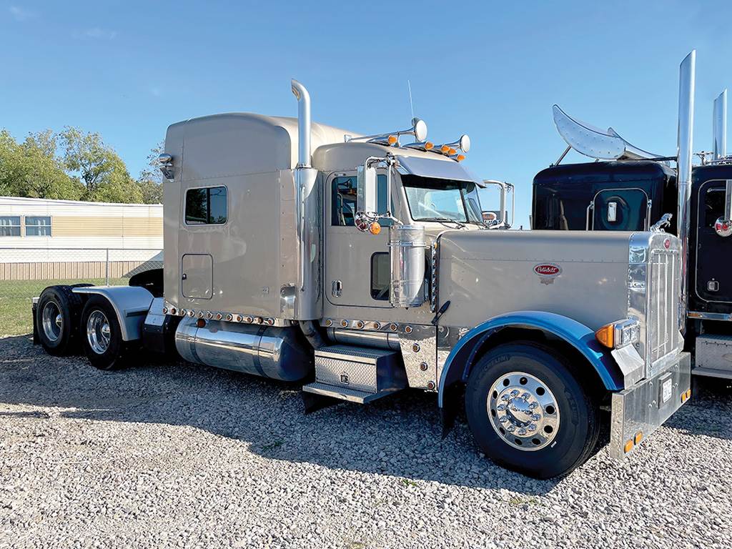 2007 Peterbilt 379EXHD Sleeper Semi Truck - 70" Unibilt Stand-Up, Caterpillar 550HP For Sale ...