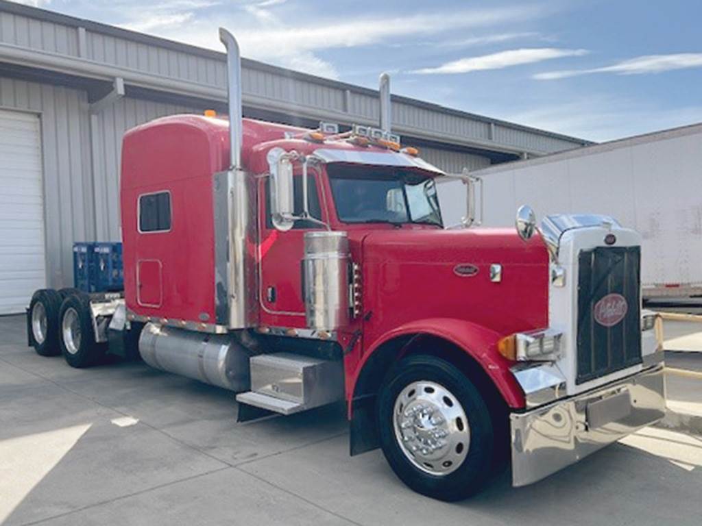 2007 Peterbilt 379EXHD Sleeper Semi Truck - 70" Unibilt Stand-Up ...