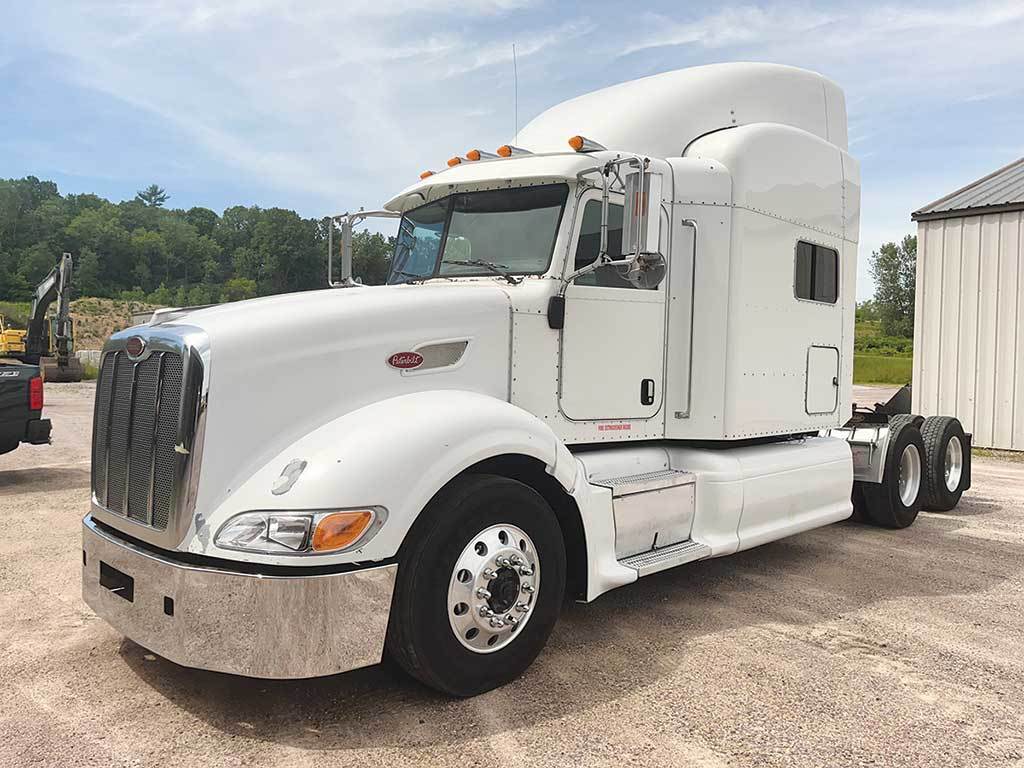2006 Peterbilt 386 Sleeper Semi Truck - 70" Unibilt Stand-Up ...