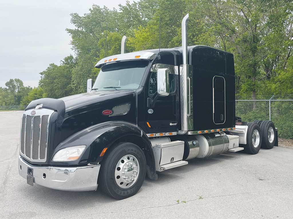 2016 Peterbilt 579 Sleeper Semi Truck - 80" Unibilt High Roof, Cummins ...